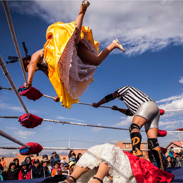 Cholitas Luchadoras – COCA TRAVELS BOLIVIA